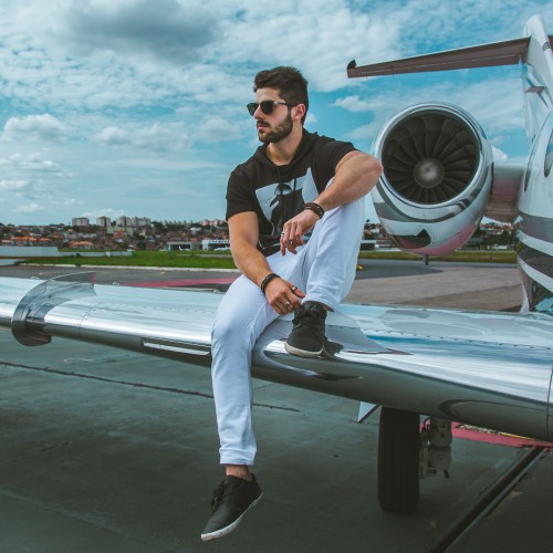 Família que toca unida... Falamos com o irmão e os pais DJs de Alok em ...