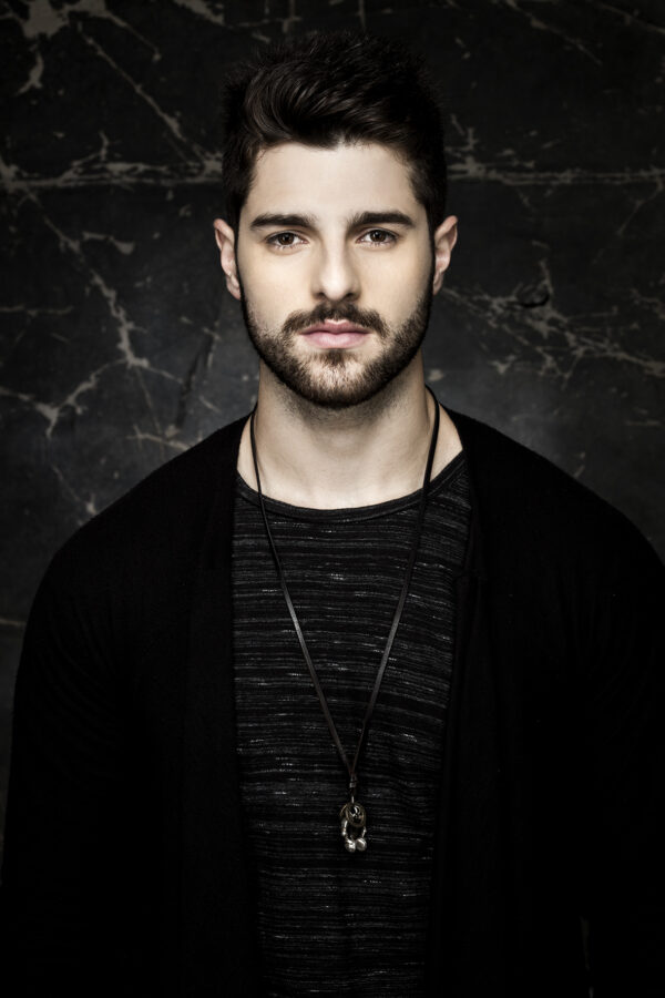 Família que toca unida... Falamos com o irmão e os pais DJs de Alok em ...