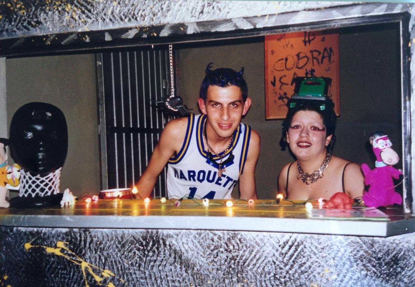 Conheça Daniel Raad, o gótico suave lindo que é host das festas mais legais