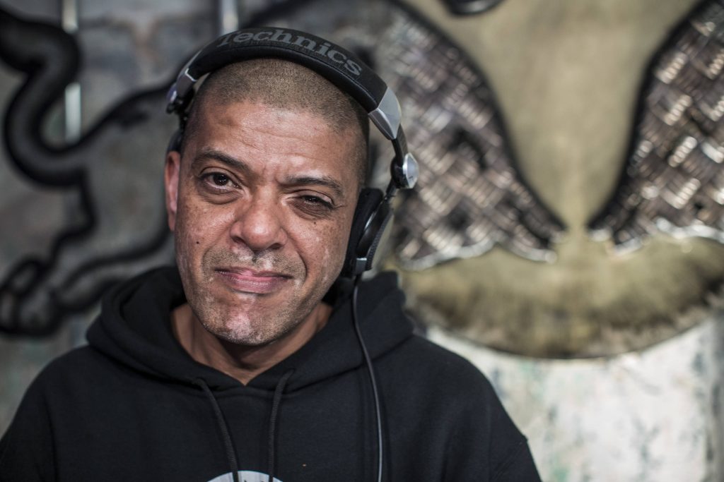 DJ KL Jay lança Território Inimigo, protesto inspirado em filme de Ice Cube